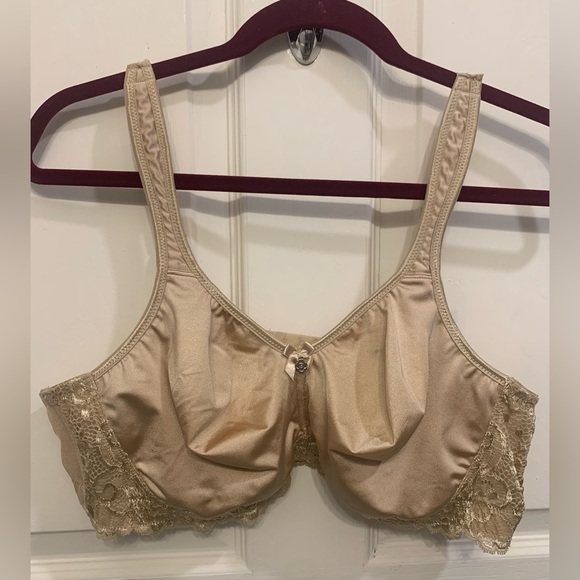 Breezies | Intimates & Sleepwear | Breezies Wire Free 46b Bra 684 ...